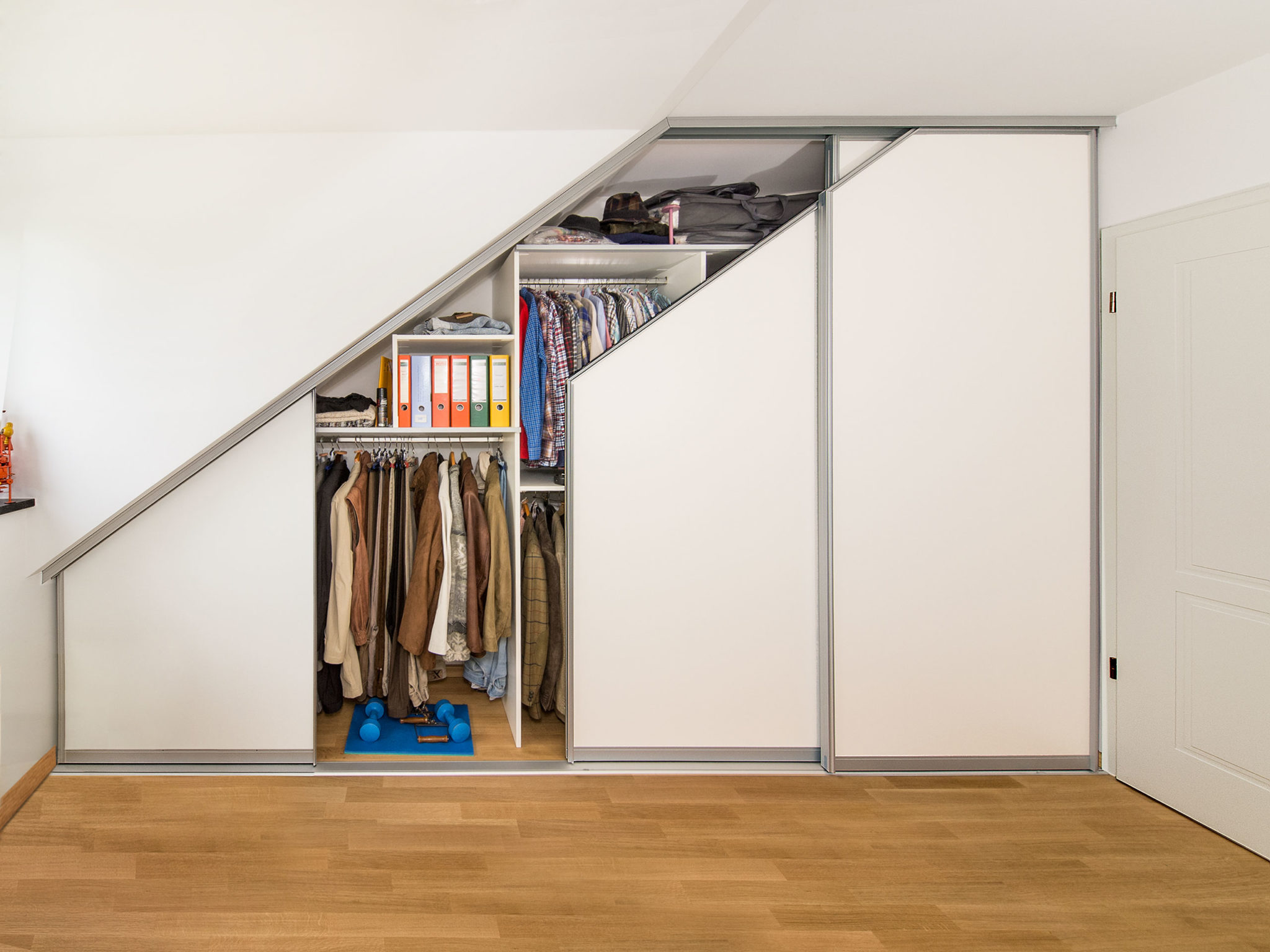 Erstaunlich Kleiderschrank Für Dachschräge Roller Fotos